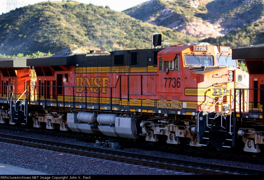 BNSF 7736
